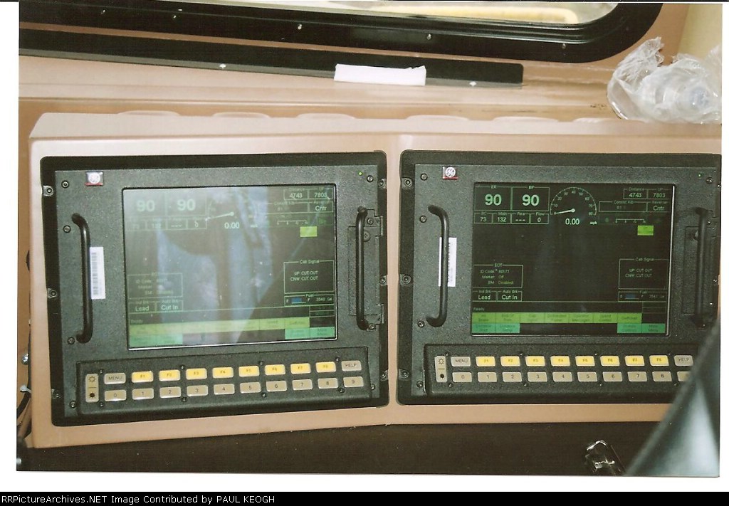 UP 7803 two engineers digital front consols